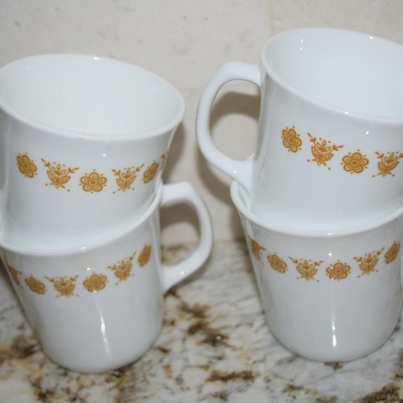 Corningware | Kitchen | 4 Lot Corning Vtg 7s Coffee Cups Mugs Pyrex ...